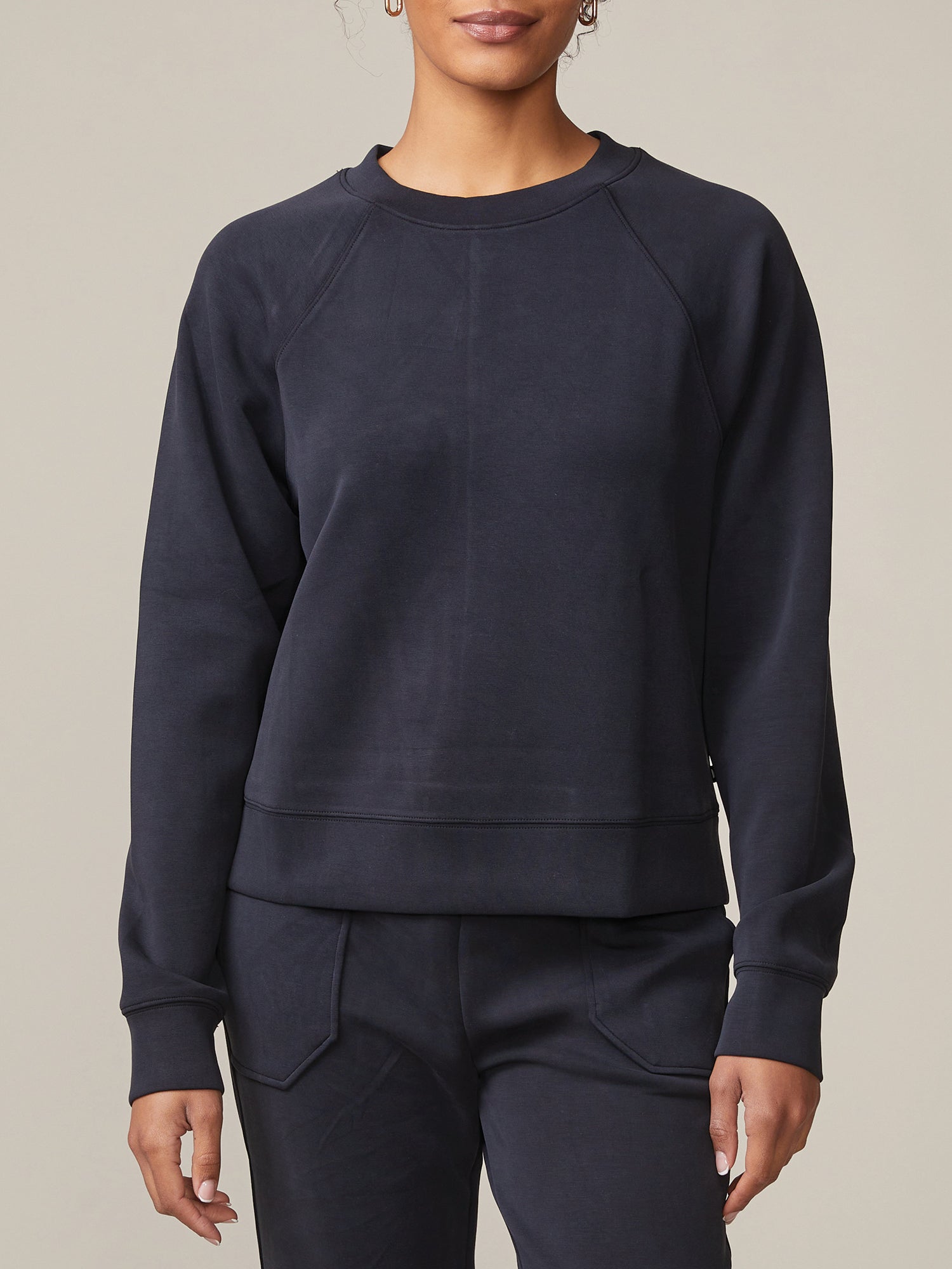 Ultraluxe Crewneck Raglan Pullov MSRP $82 – Astral Services